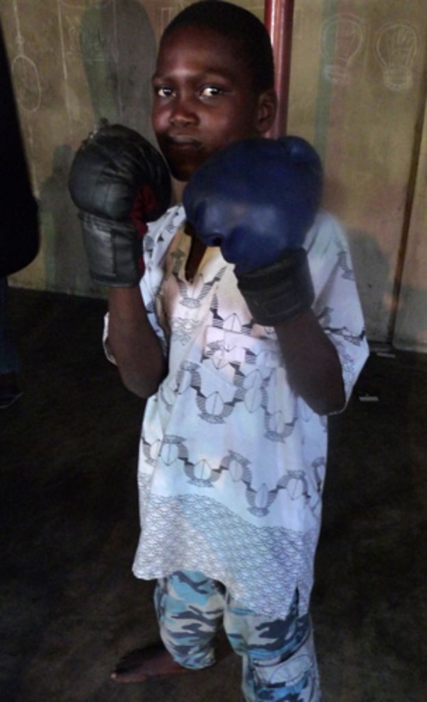 Bukom: Why an Accra suburb produces champion boxers - BBC News