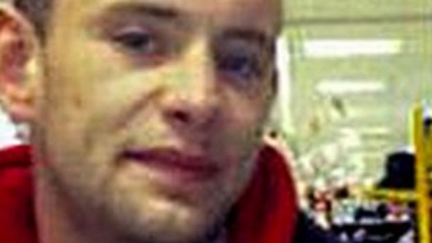 Darren Leonard murder case: Charge dropped - BBC News