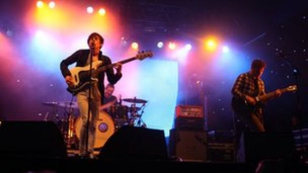 General Fiasco 'put band on hold' and cancel UK tour - BBC News