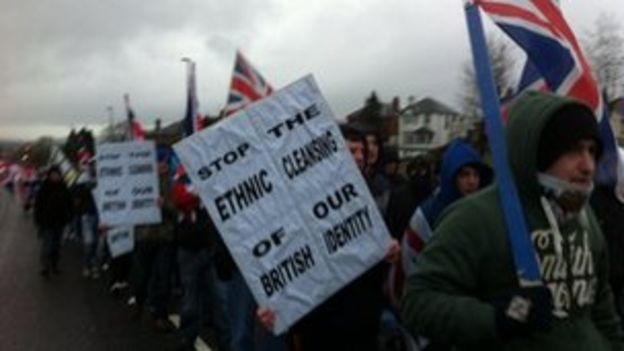 Londonderry loyalist flag protest passes peacefully - BBC News