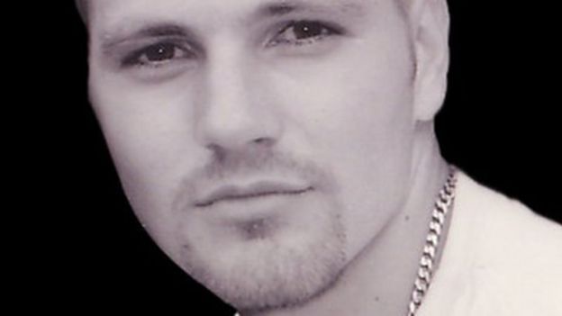 Murderer Simon Hall 'was found hanged after confession' - BBC News