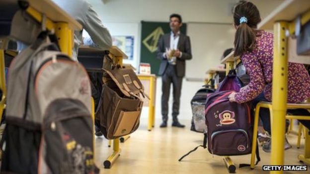 Primary teacher training numbers to be increased in Scotland - BBC News