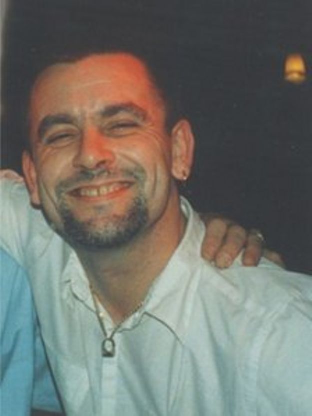 Michael Moss trial: Three guilty of Ilkeston manslaughter - BBC News