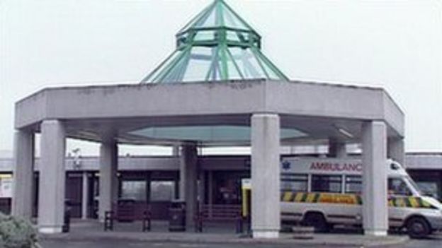 Slough's Wexham Park Hospital wins maternity funding - BBC News