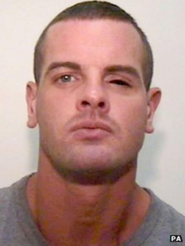 Dale Cregan 'ordered beer and cigars' before PC murders - BBC News