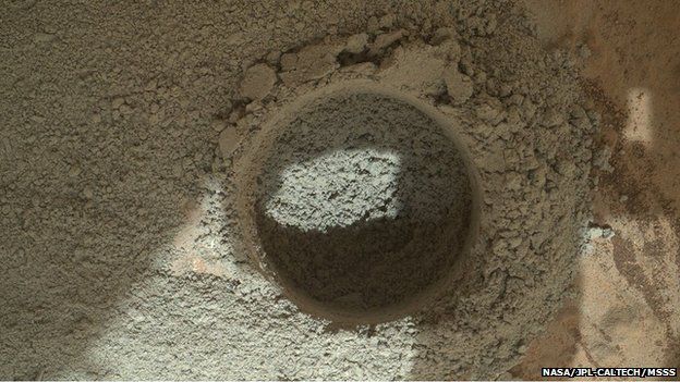 Curiosity Mars rover spins its rock drill - BBC News