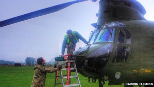 Bird forces RAF Chinook helicopter to land in Rowsley - BBC News