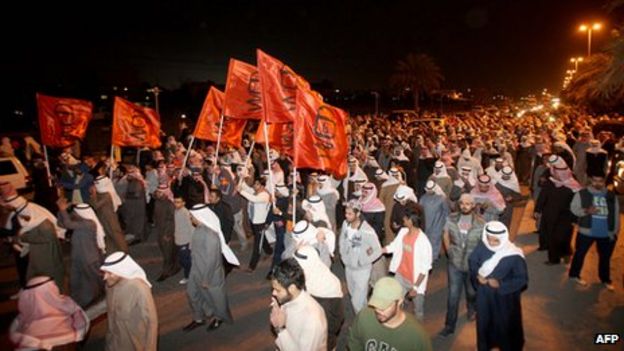 'Politicised' court cases anger Kuwaiti Bedouin - BBC News