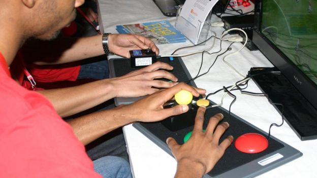 Margate celebrates video games and pinball machines - BBC News