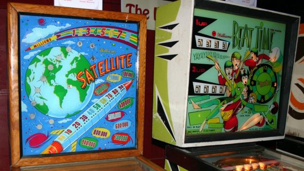 Margate celebrates video games and pinball machines - BBC News