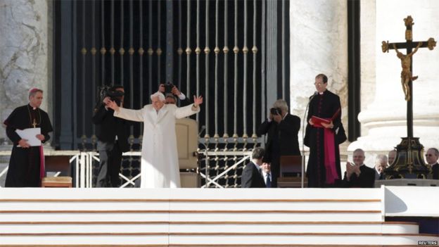 In pictures: Pope's final audience - BBC News