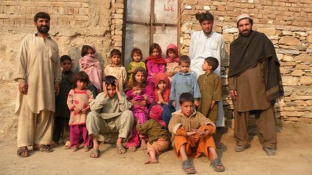 The families fleeing Pakistan's militant infighting - BBC News