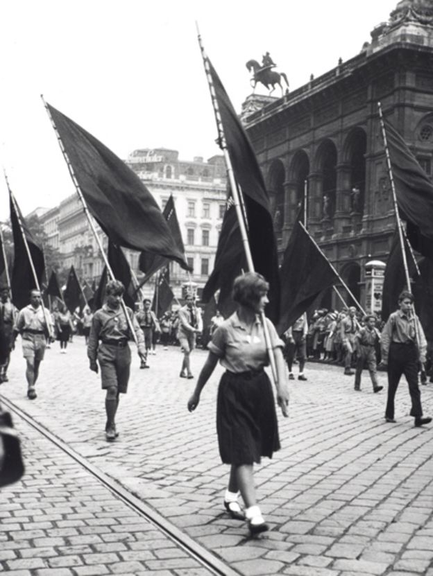 In pictures: Edith Tudor-Hart - In the Shadow of Tyranny - BBC News