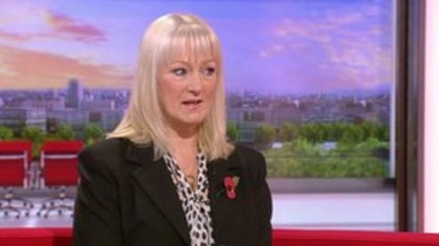 Becky Godden death: Mum meets minister over law change - BBC News