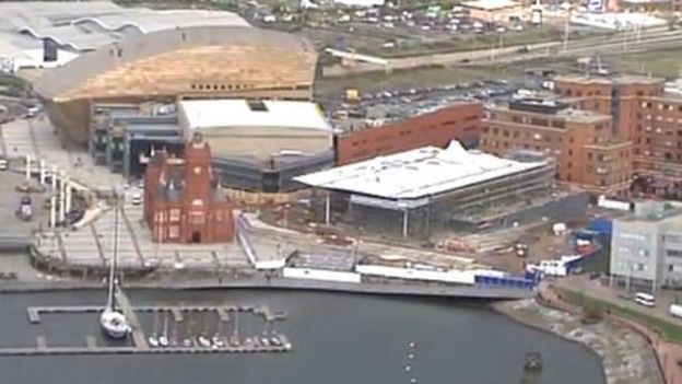 Cardiff scale model hopes to attract investors to city - BBC News