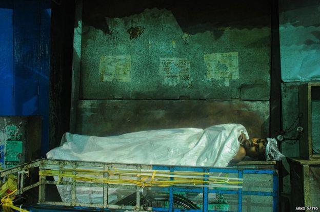 In pictures: India's street sleepers - BBC News