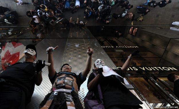Day in pictures: 11 March 2013 - BBC News