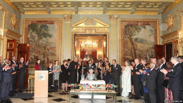 Day in pictures: 12 March 2013 - BBC News