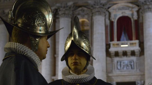 In pictures: Election of Pope Francis - BBC News
