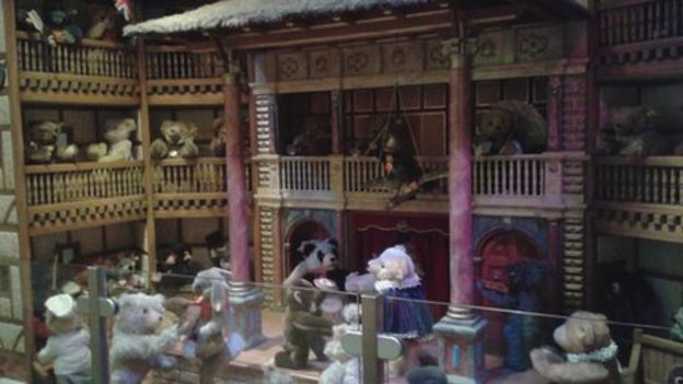 Portsmouth exhibition displays rare teddy bears - BBC News