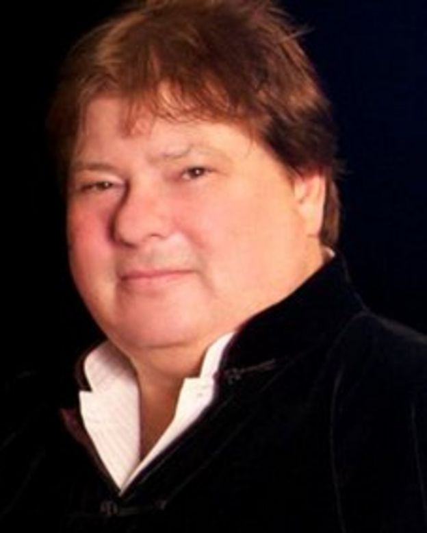 Mayfair socialite 'killed by devious adviser over stolen money' - BBC News