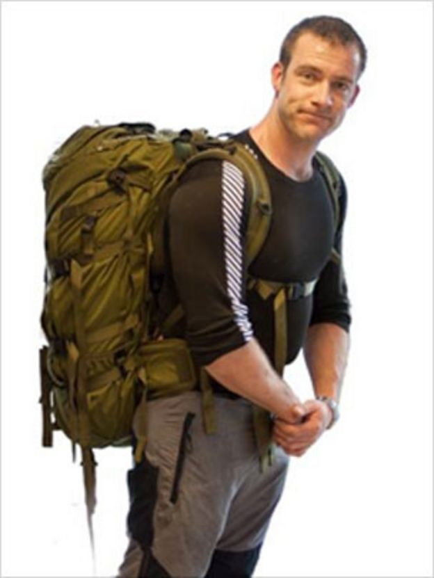 Norfolk ex-serviceman Ben Greer carries man's weight - BBC News