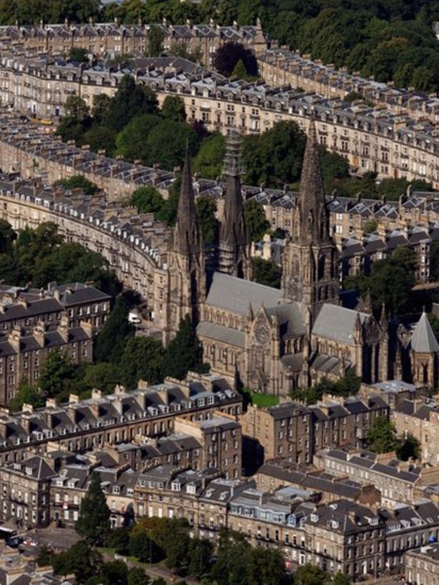 In pictures: Britain from the Air comes to Edinburgh - BBC News