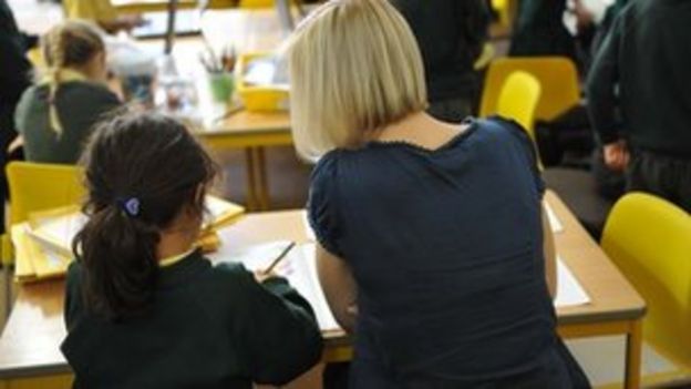 Truancy fines 'up by 400%' in Cheshire West and Chester - BBC News