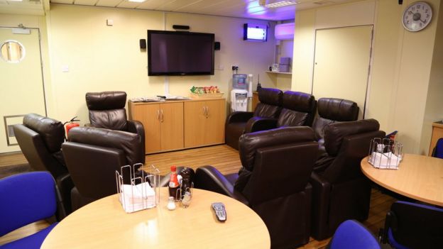 Life on the Babbage Southern North Sea gas platform - BBC News