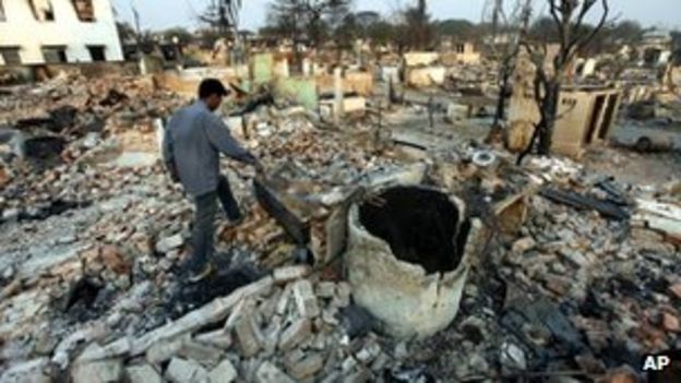 Burma communal riots prompt more curfews - BBC News