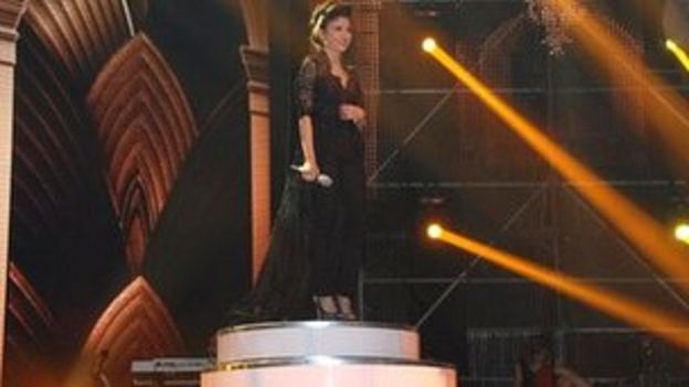 Israeli Arab voted best singer in Israel's The Voice - BBC News