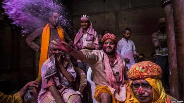In pictures: India celebrates Holi - BBC News