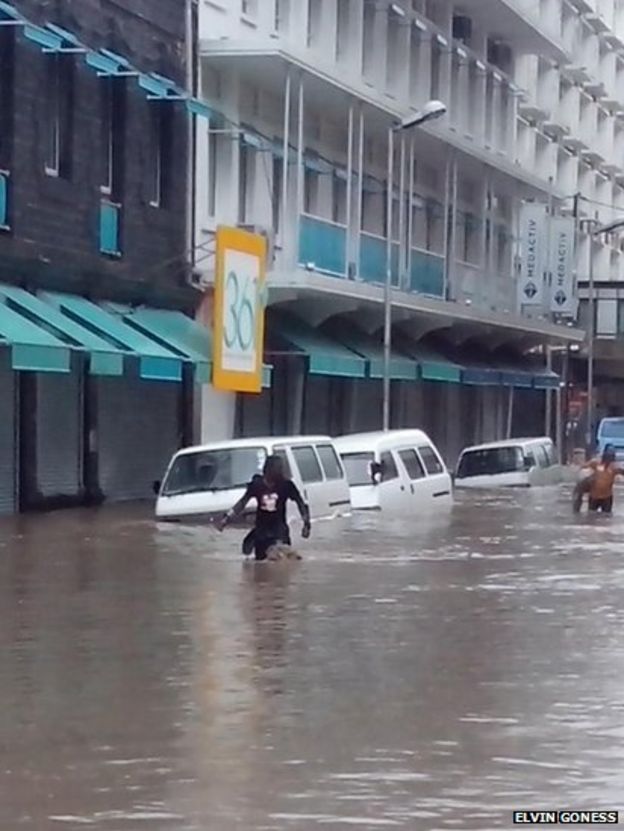 In pictures: Port Louis, Mauritius floods - BBC News