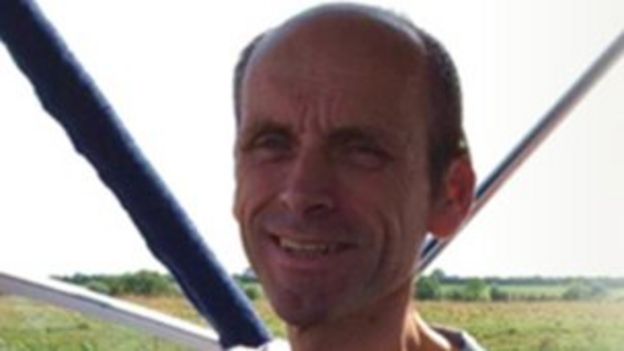 Warwickshire man seeks cancer treatment 'justice' - BBC News