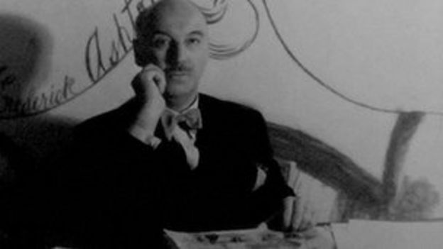 Faringdon's Lord Berners honoured with blue plaque - BBC News