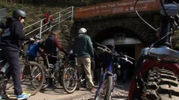 Bath's Two Tunnels Greenway cycle path opens - BBC News