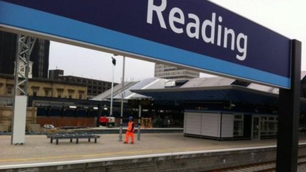 Reading Station reopens after platform refurbishments - BBC News