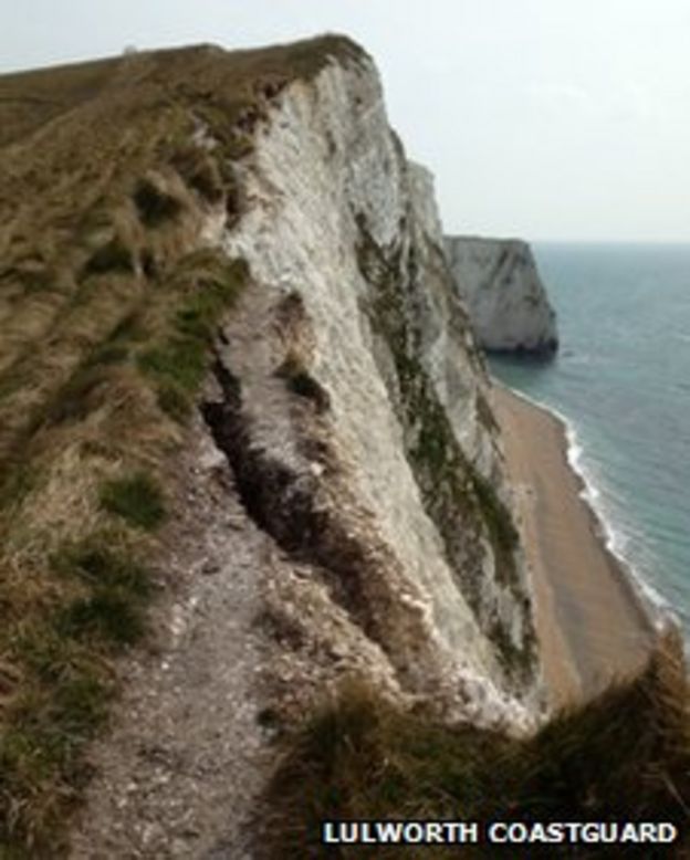 Cliff falls leave Lulworth coast path in 'perilous state' - BBC News