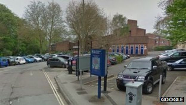 Oxford's St Clement's Car Park space loss 'will hit trade' - BBC News