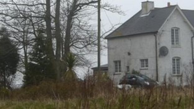 Michael Kerr death: Two women jailed for DJ murder - BBC News