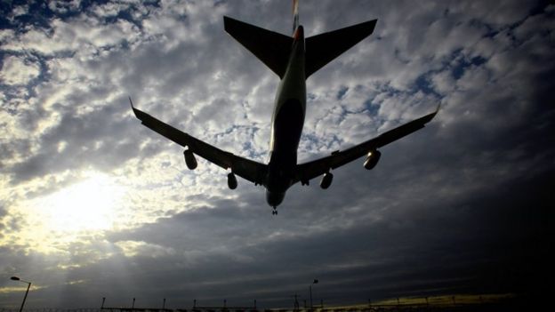 FBI flight hacker claims queried by security experts - BBC News