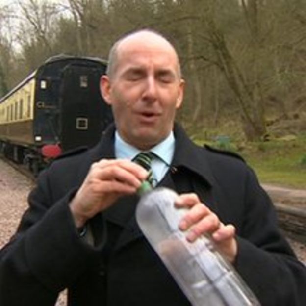 David Gregory-Kumar: Declassified technology tackles smelly feet - BBC News