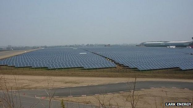 Wymeswold £35m solar farm goes live - BBC News