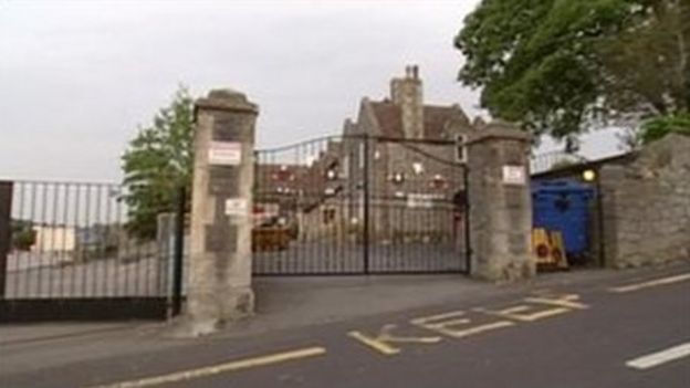 Nigel Leat: Victims' 'terror' as teacher set to be freed - BBC News