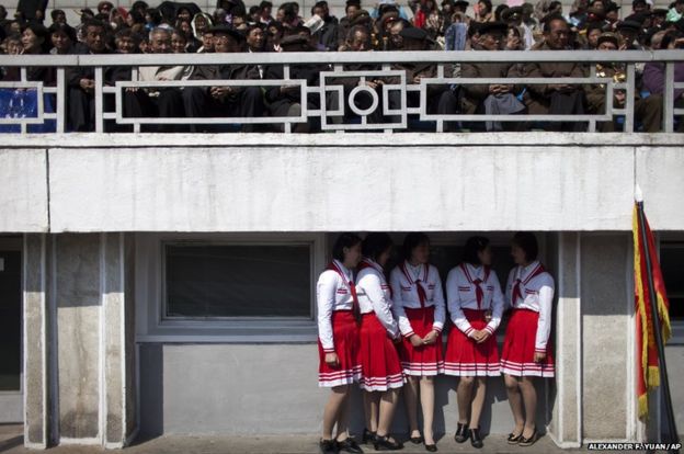 Day in pictures: 12 April 2013 - BBC News