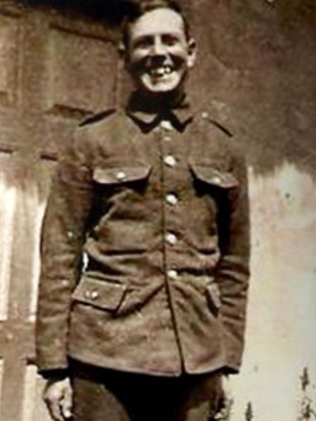 Shepreth war memorial: Woman wins fight over misspelt name - BBC News