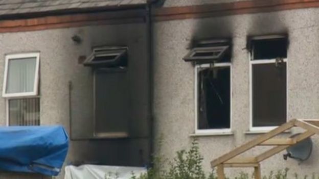 Prestatyn death trial told fire drove back rescuers - BBC News