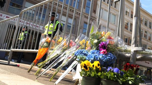 In pictures: Aftermath of the explosions - BBC News