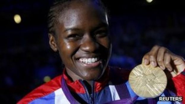 Alison Curtis: the UK's first female boxing trainer - BBC News