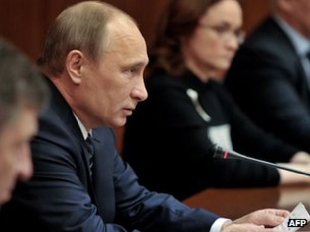 Putin criticism leaves Russian PM Dmitry Medvedev bruised - BBC News